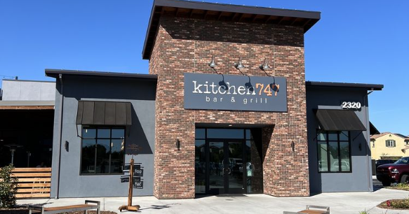 Kitchen 747 Bar & Grill | Placer Valley Tourism
